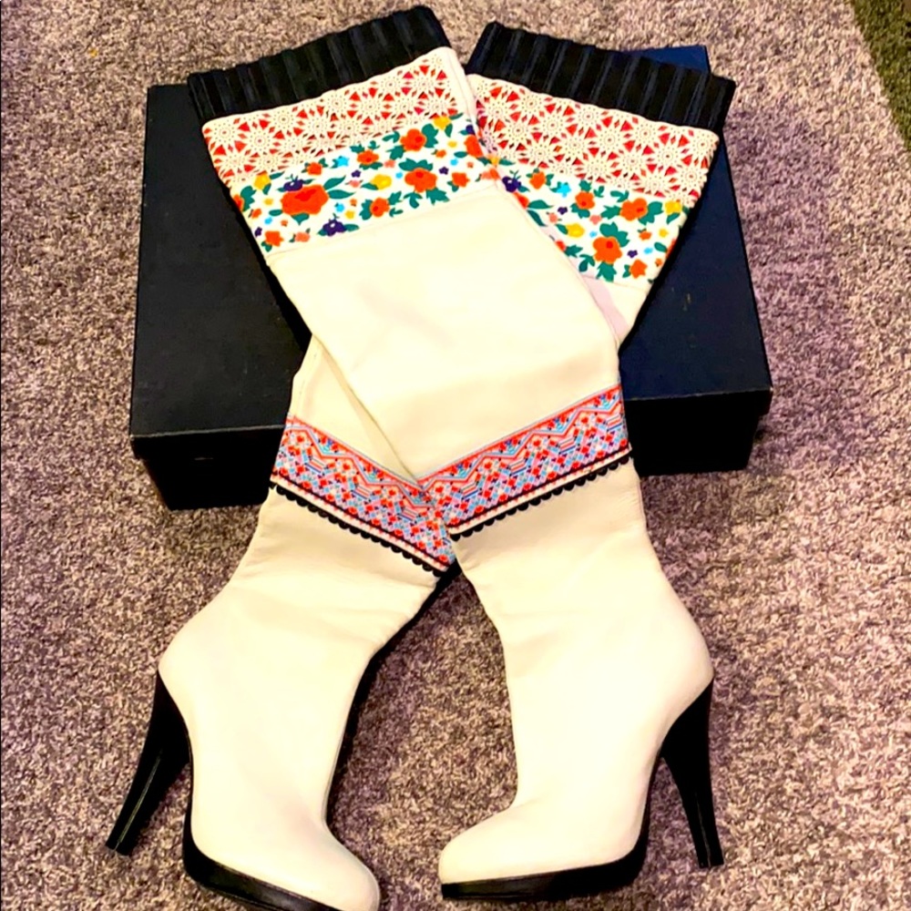 Knee Boots / Limited Edition - Gem